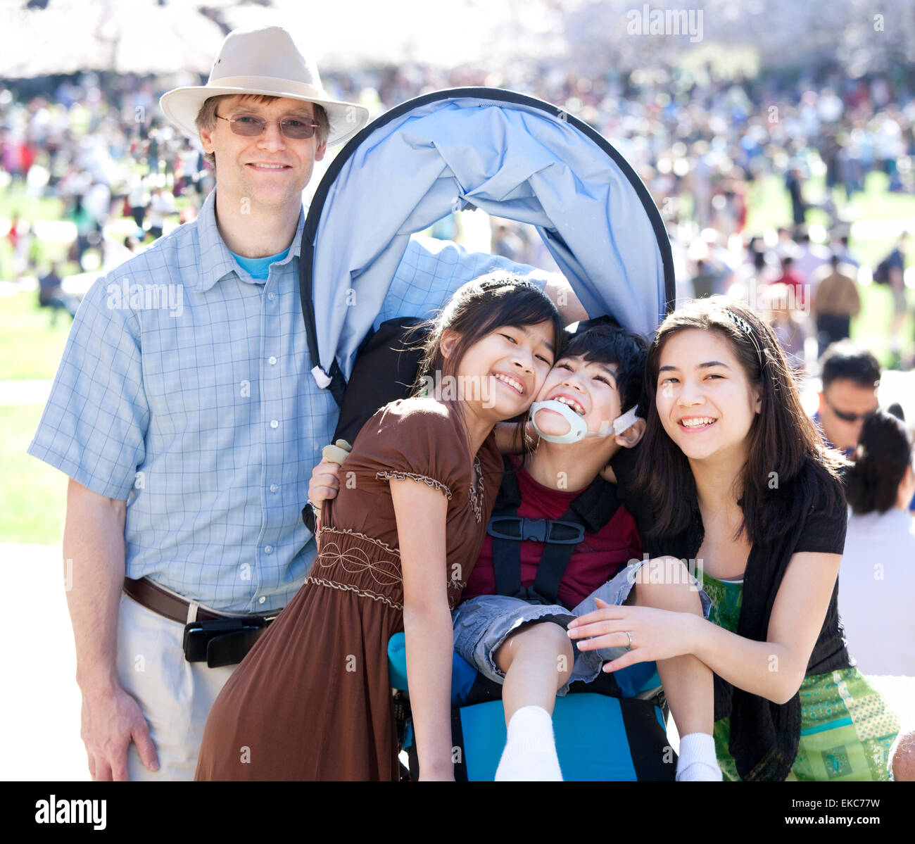 Disability wheelchair crowd race hi-res stock photography and images ...