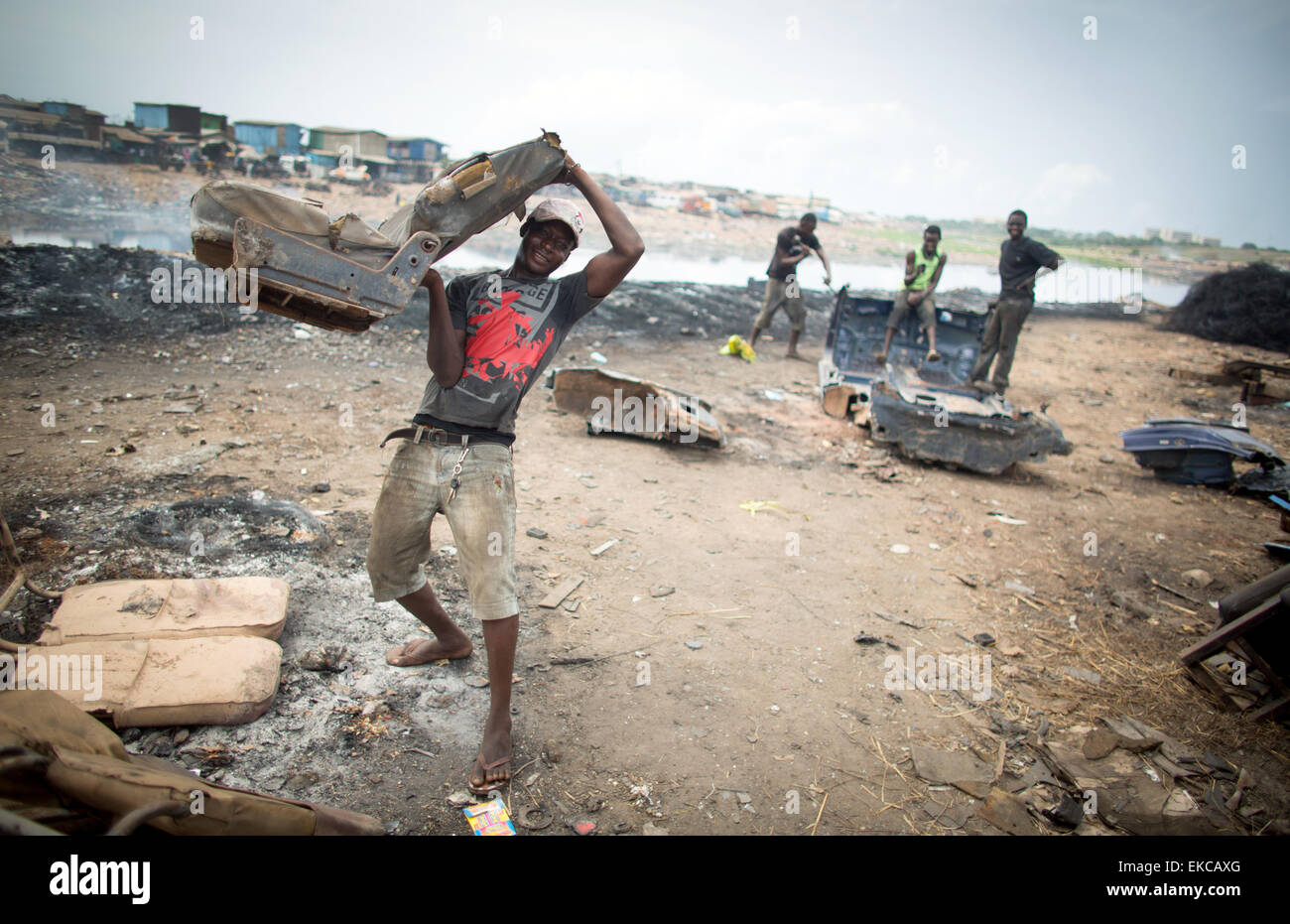Electronic waste accra ghana hi-res stock photography and images - Alamy
