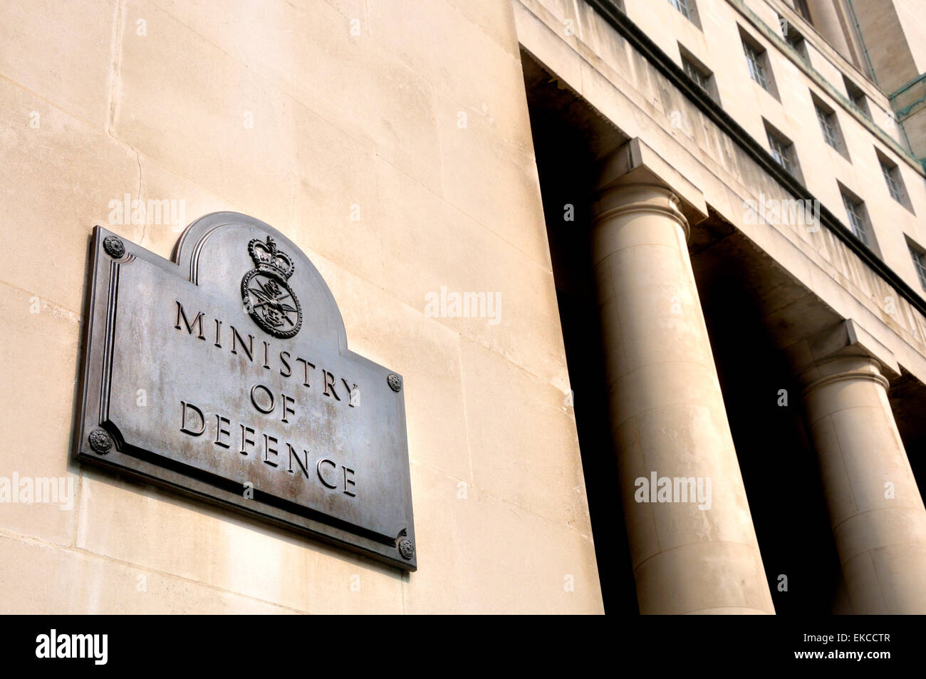 Uk ministry of defence hi-res stock photography and images - Alamy