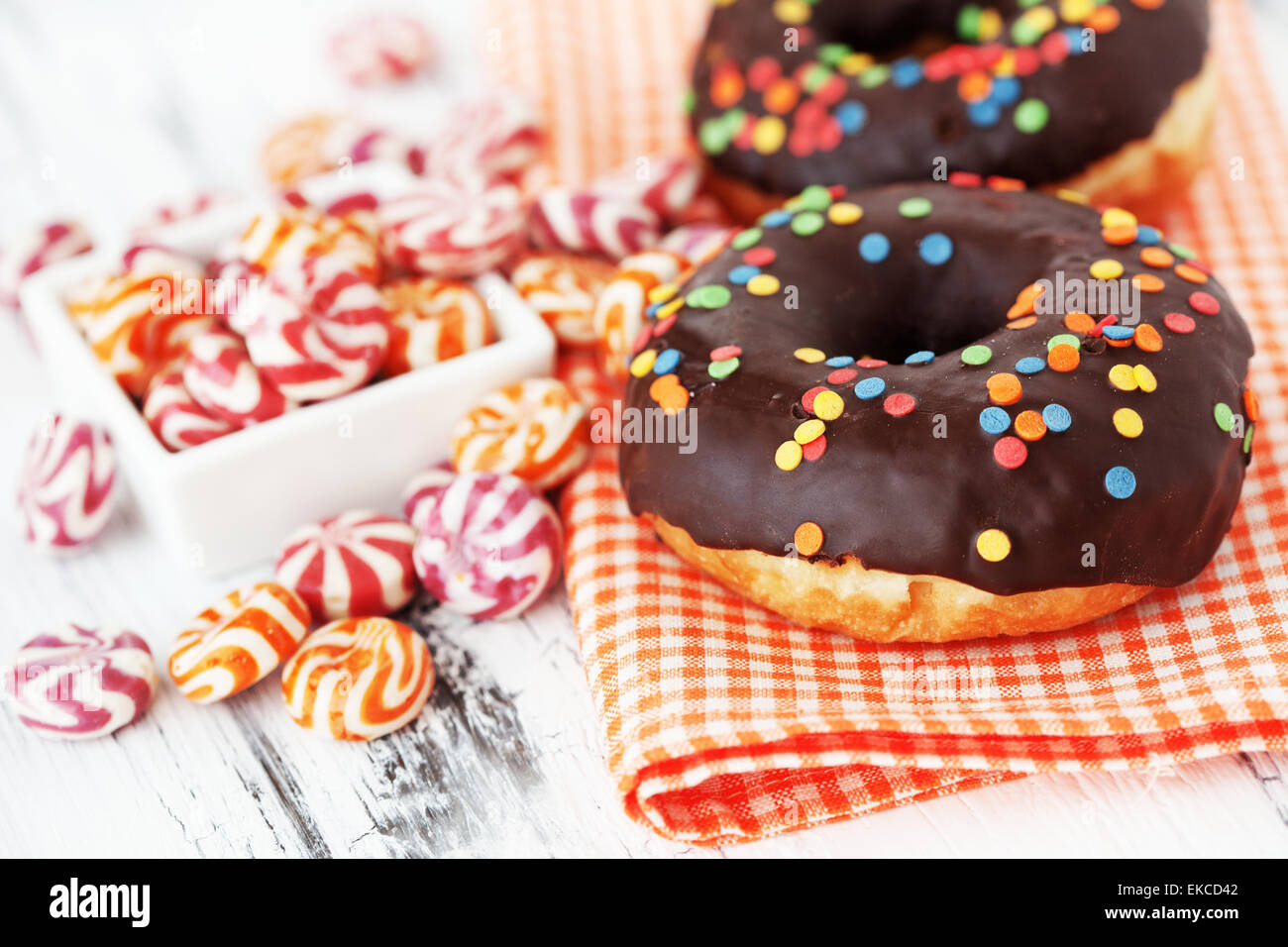 Eat donuts hi-res stock photography and images - Alamy