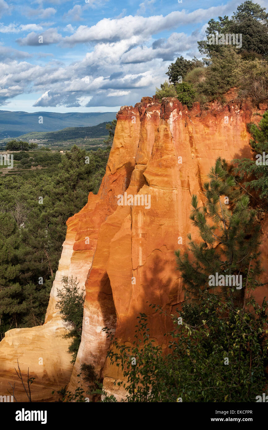 Ochre extraction hi-res stock photography and images - Alamy