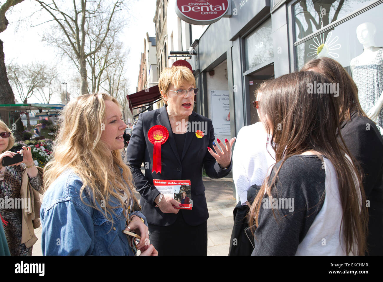 Chiswick High Street, London, UK. 9th April, 2015. UK comedian Eddie ...