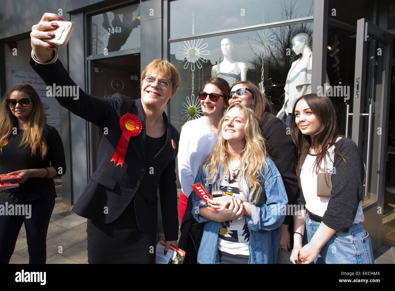Chiswick High Street, London, UK. 9th April, 2015. UK comedian Eddie ...
