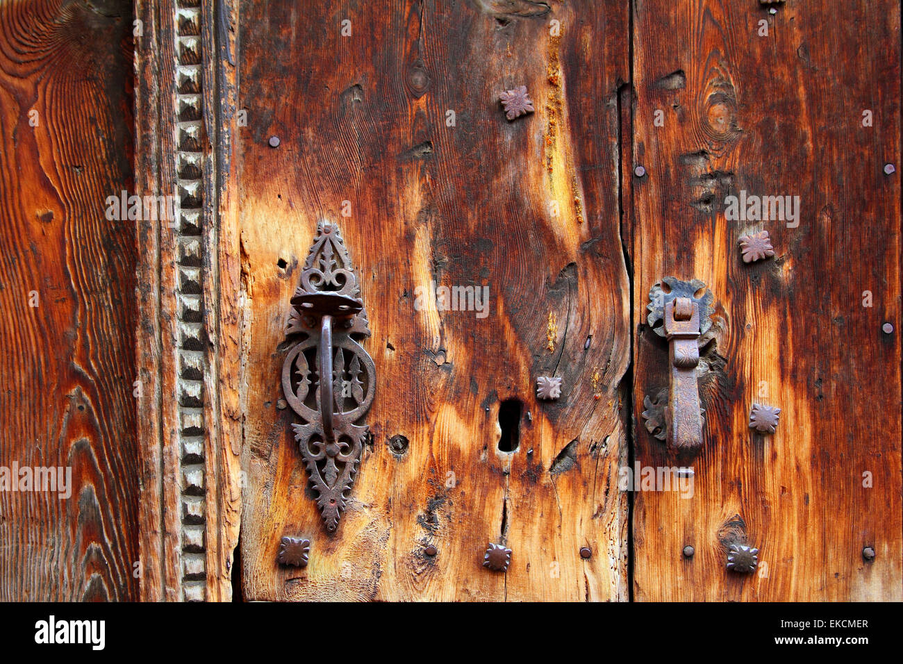 aged grunge wood door weathered rusty handle Stock Photo - Alamy