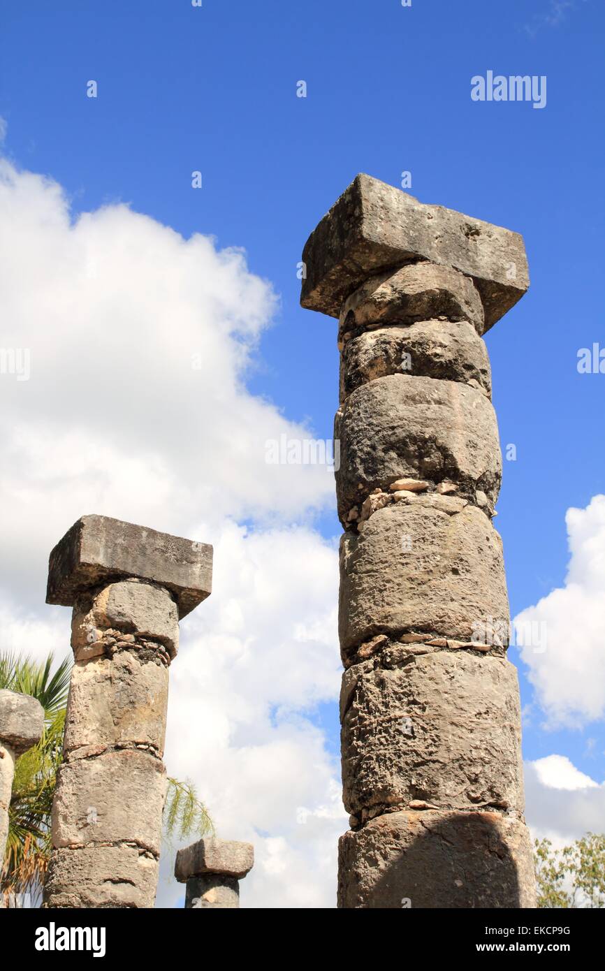Columns Mayan Chichen Itza Mexico ruins in rows Stock Photo - Alamy