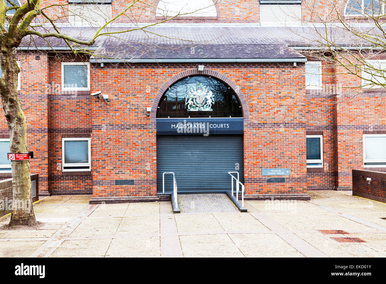 Magistrates court sign hi-res stock photography and images - Alamy