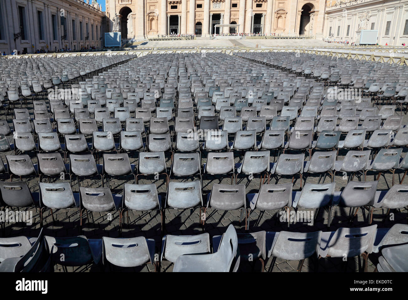 Empty seats vatican rome hi-res stock photography and images - Alamy