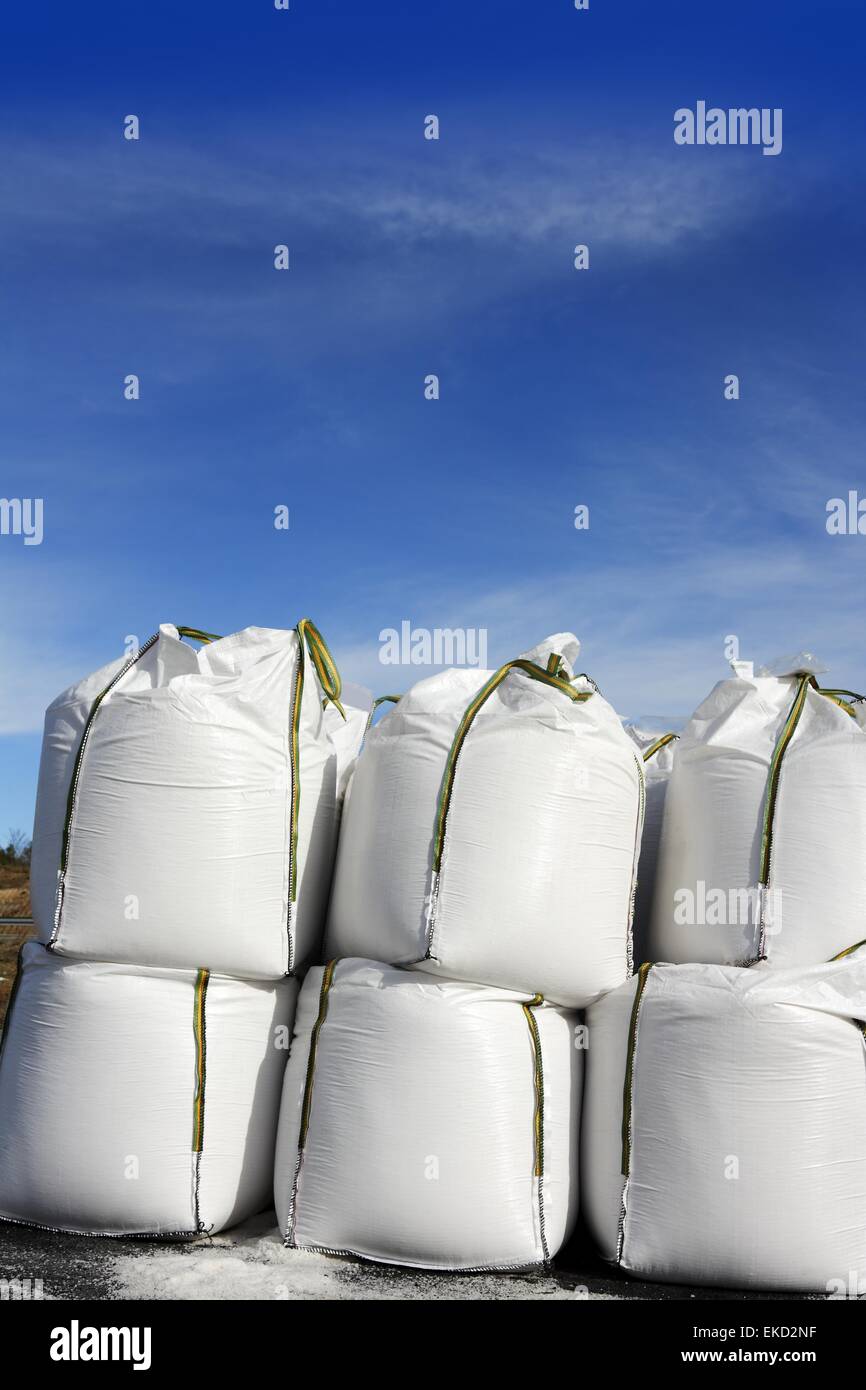 Ice sacks hi-res stock photography and images - Alamy