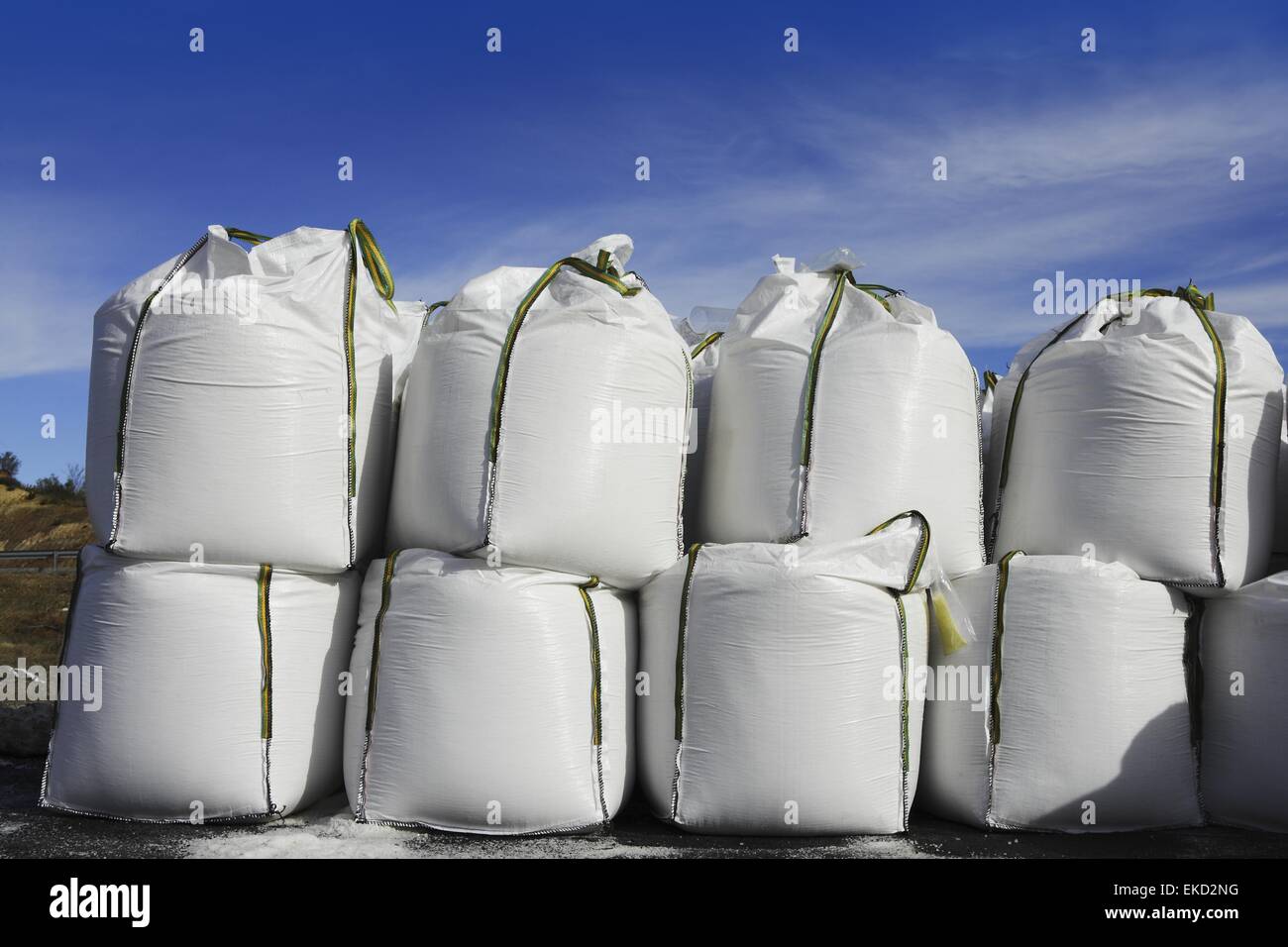 Ice sacks hi-res stock photography and images - Alamy