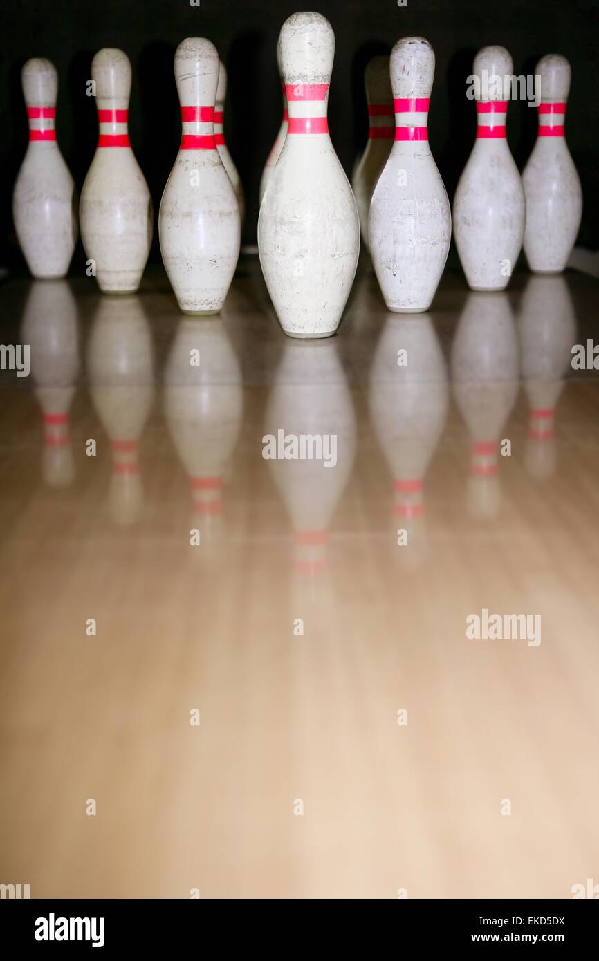 Bowling bolus row reflexion on wooden floor Stock Photo - Alamy