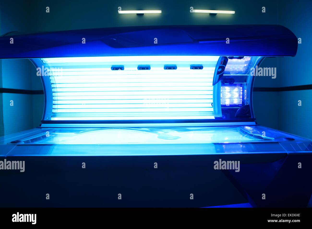 Tanning solarium light machine blue color Stock Photo - Alamy