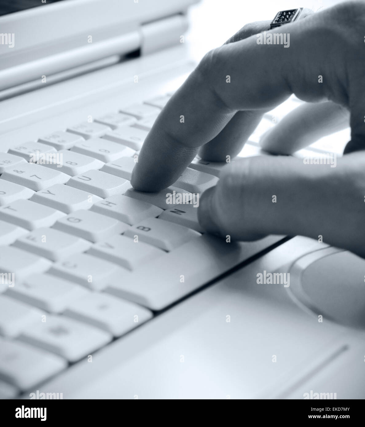 Searching photos computer hi-res stock photography and images - Alamy