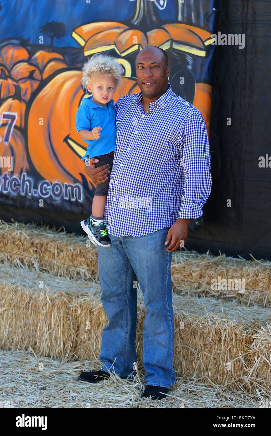 Byron Allen and his wife Jennifer Lucas take their children to Mr Bones ...
