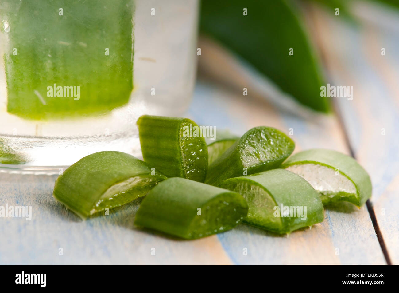 aloe vera juice with fresh leaves Stock Photo - Alamy