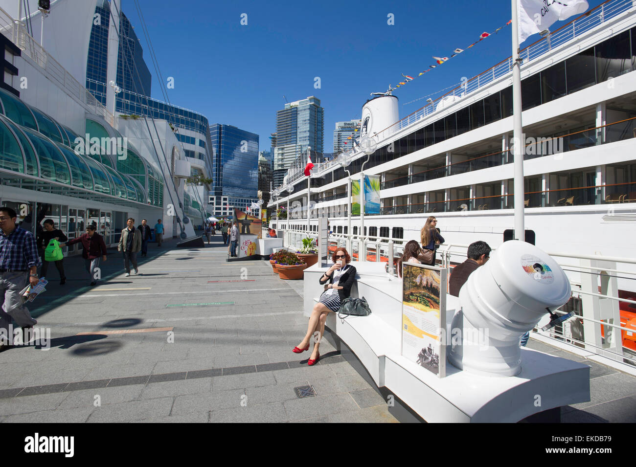 Canada Place cruise ship terminal promenade Stock Photo - Alamy