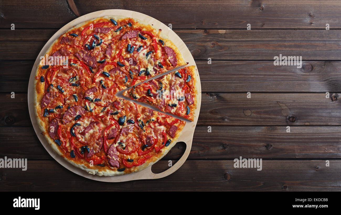 Fresh pepperoni pizza golden hi-res stock photography and images - Alamy