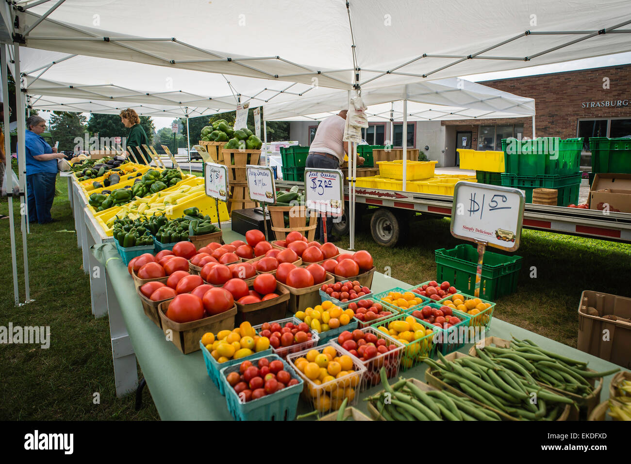 Farm fresh vegetable sales Stock Photo - Alamy