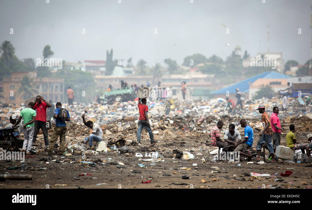 Electronic waste accra ghana hi-res stock photography and images - Alamy