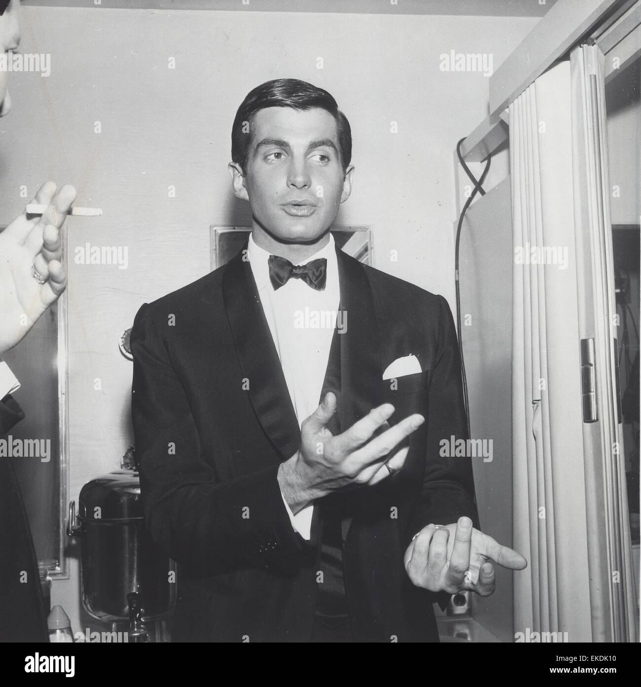 GEORGE HAMILTON.b693-5b.Supplied by Photos, inc. © Supplied By Globe ...