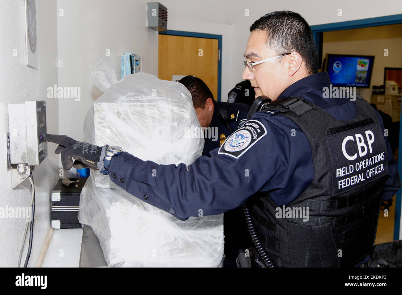 Drugs Seized Cbp Field Officers Stock Photos & Drugs Seized Cbp Field ...