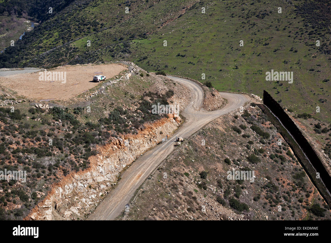 Photos show the border fence along the U.S.-Mexico border near San ...