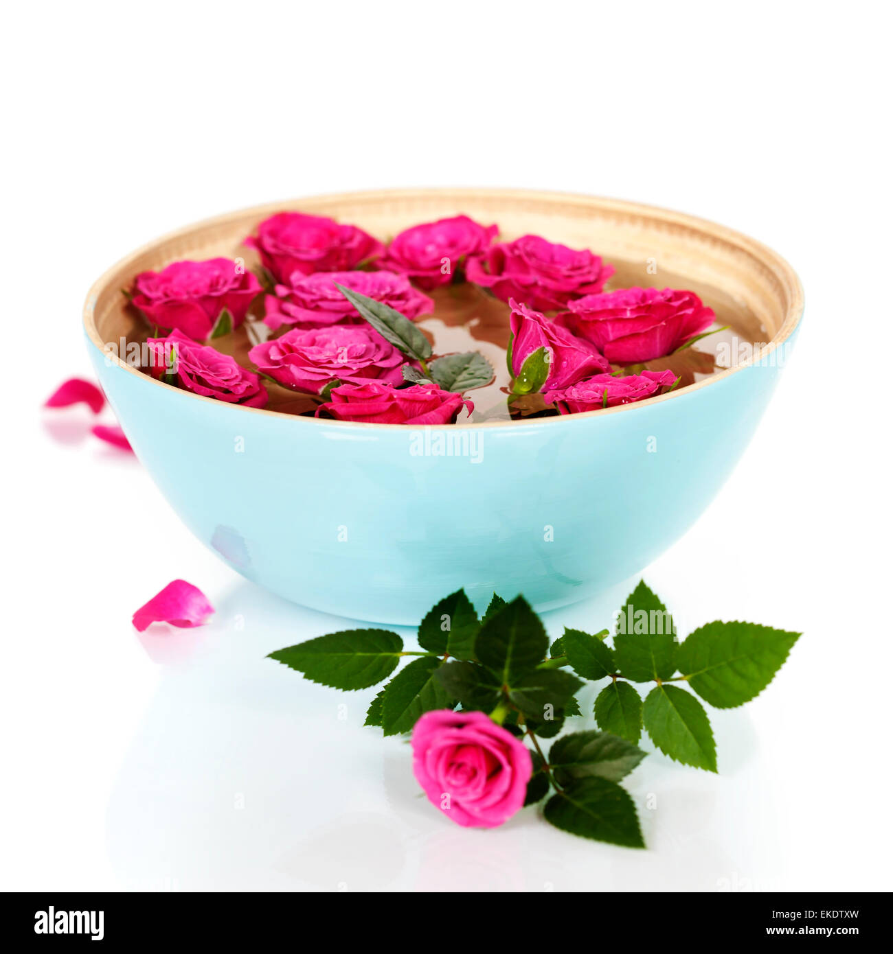 Floating Roses Water Bowl High Resolution Stock Photography and Images ...