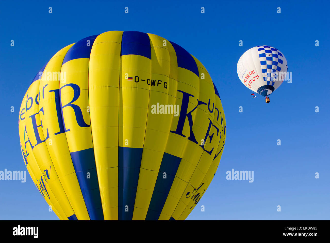 Balloons in flight hi-res stock photography and images - Alamy