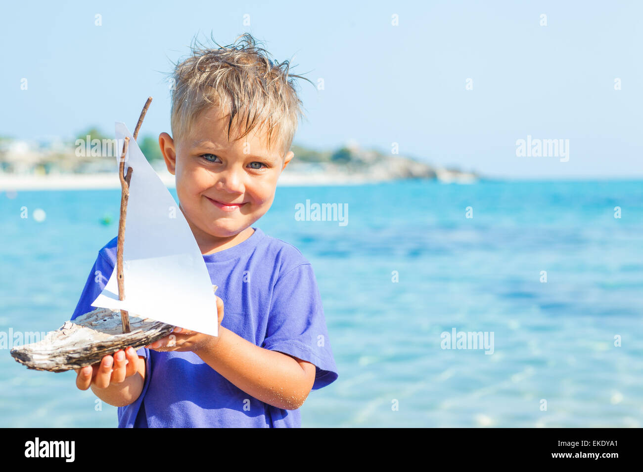 Model boat pool hi-res stock photography and images - Alamy