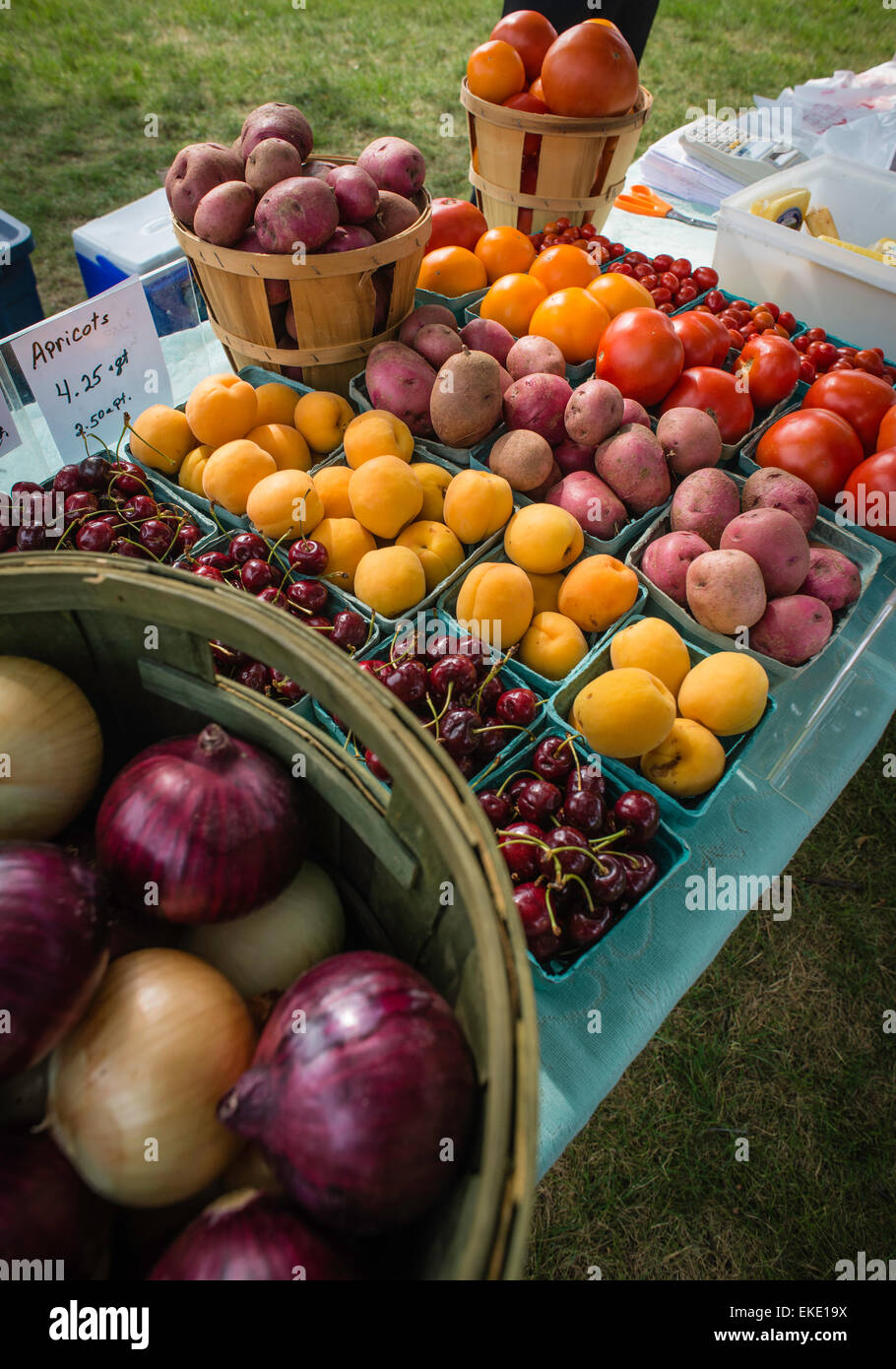 Farm fresh vegetable sales Stock Photo - Alamy