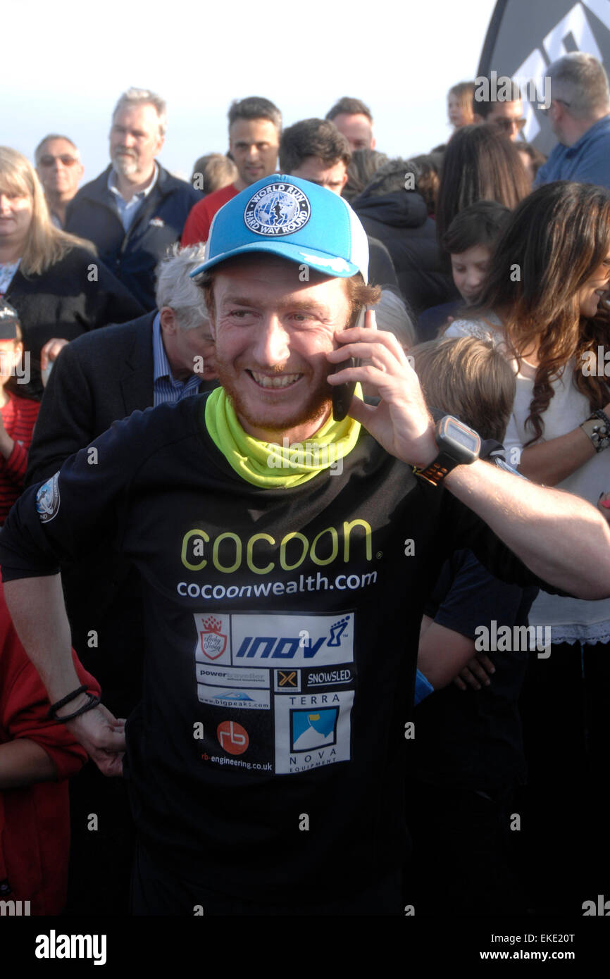 Kevin Carr completes his record breaking run around the world ...