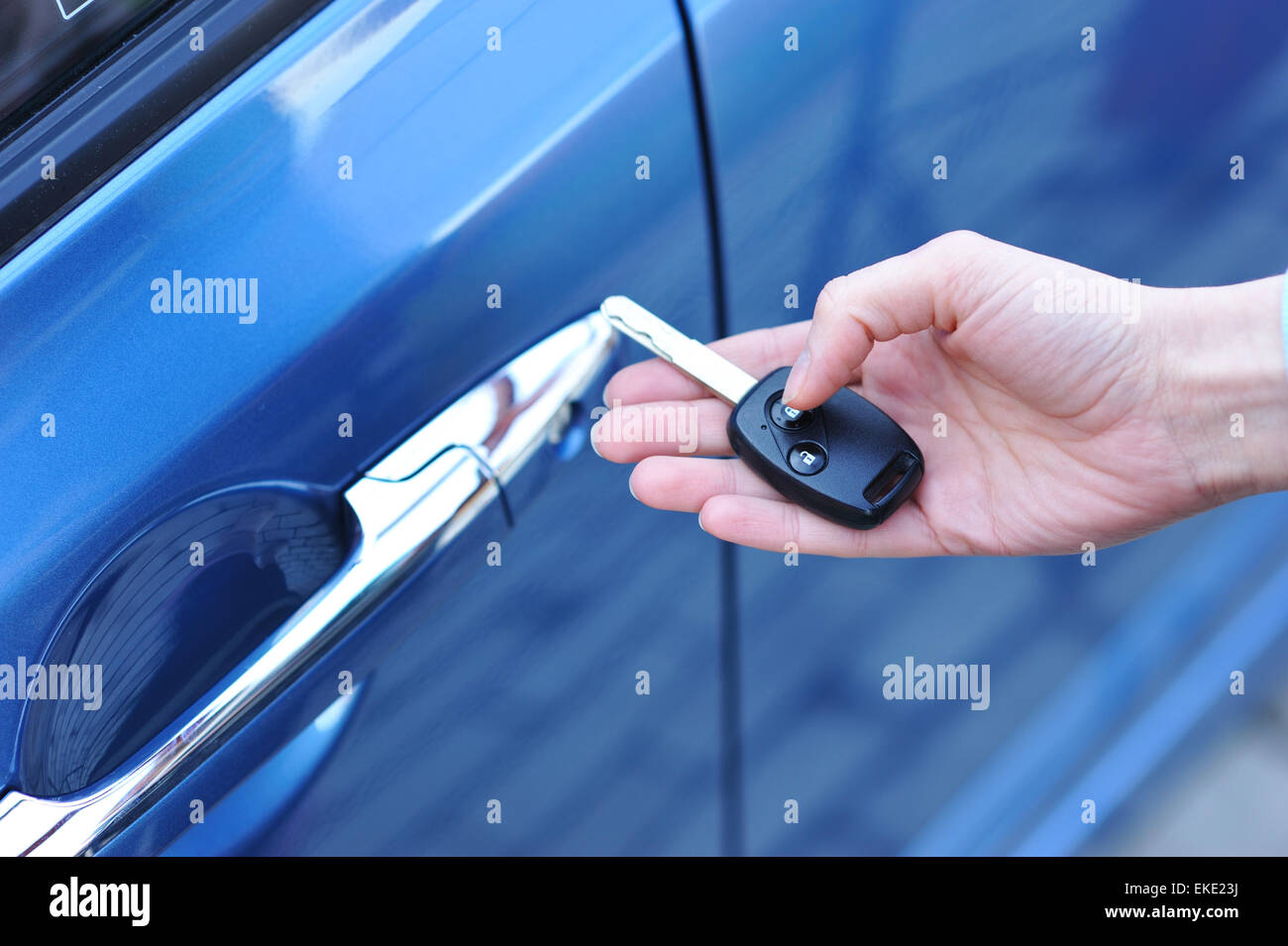 Female unlocking car door hi-res stock photography and images - Alamy