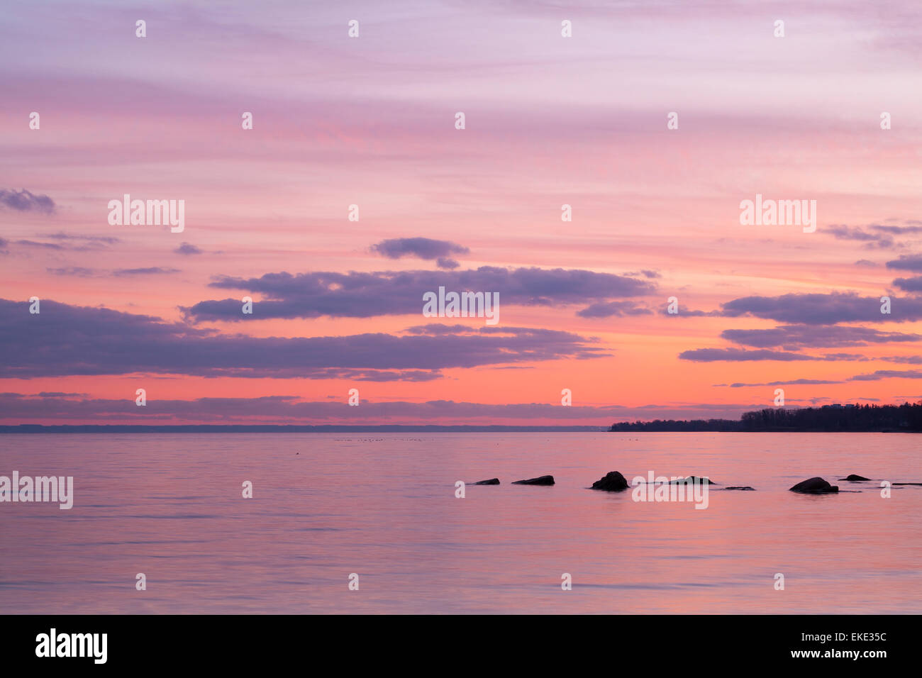 Lake ontario oakville ontario canada halton hi-res stock photography ...