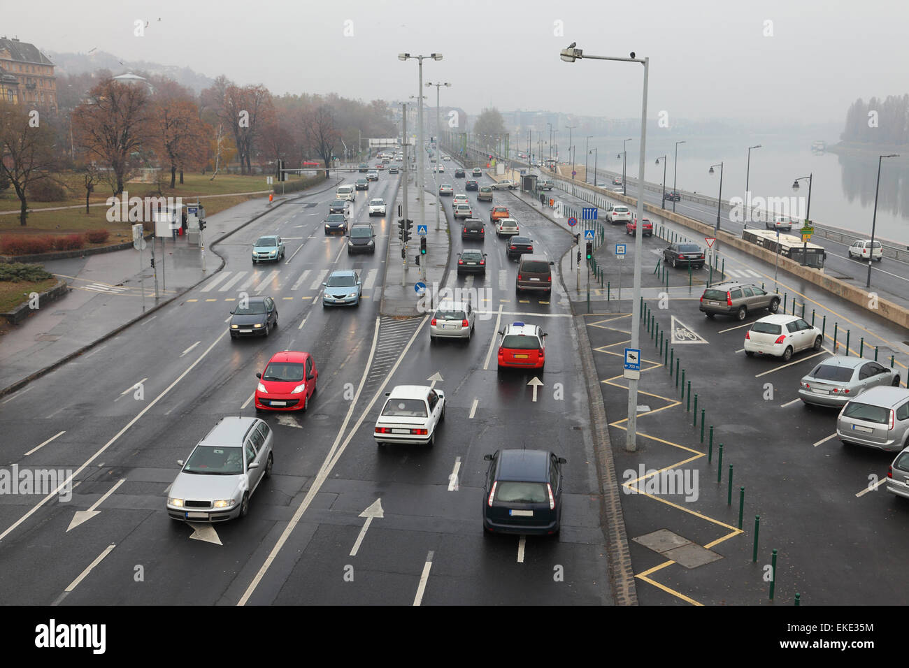 Traffic intersection street city hi-res stock photography and images ...