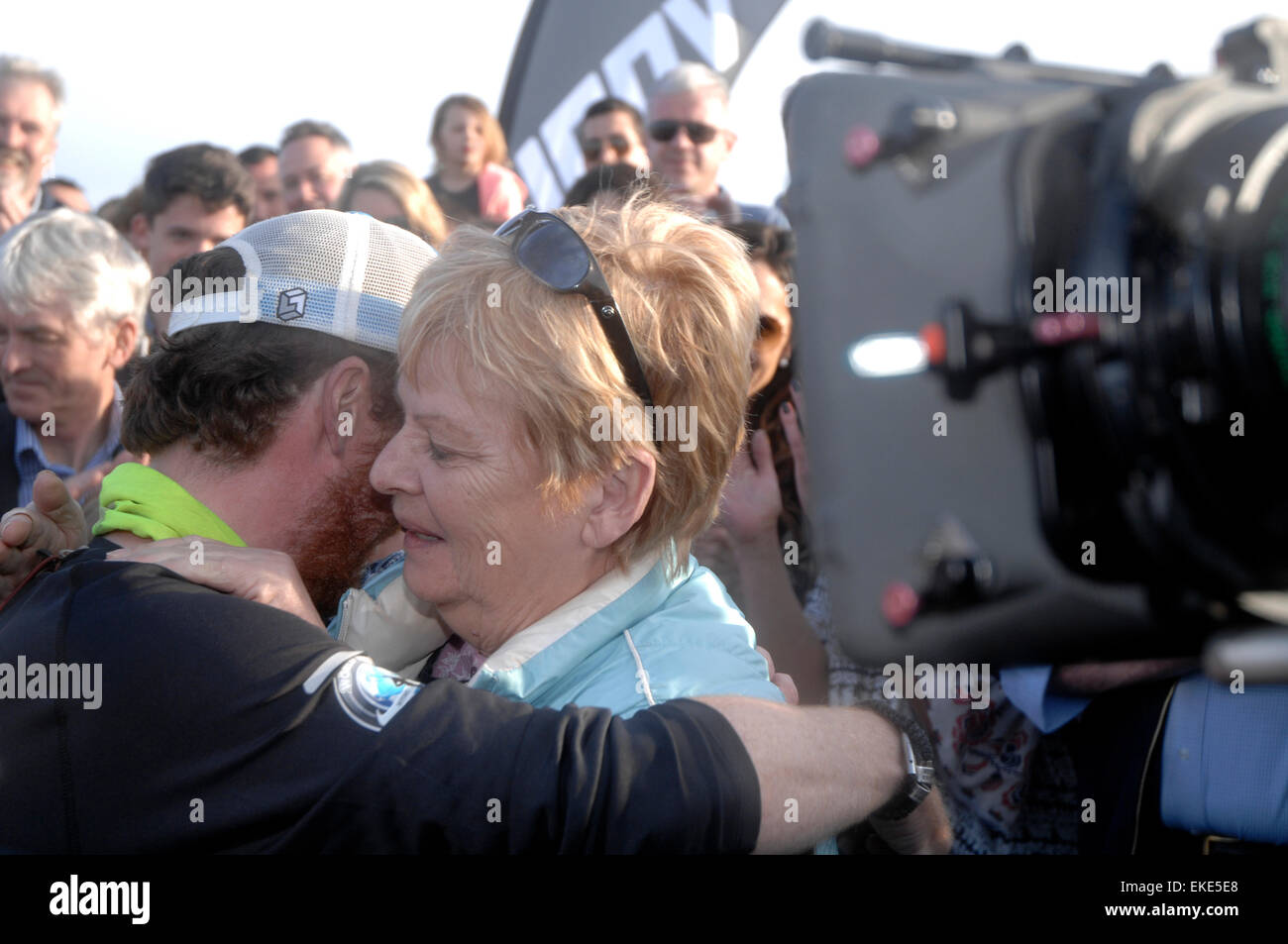 Kevin Carr completes his record breaking run around the world ...