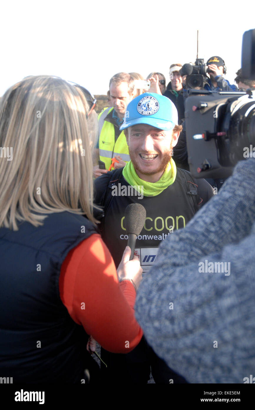 Kevin Carr completes his record breaking run around the world ...