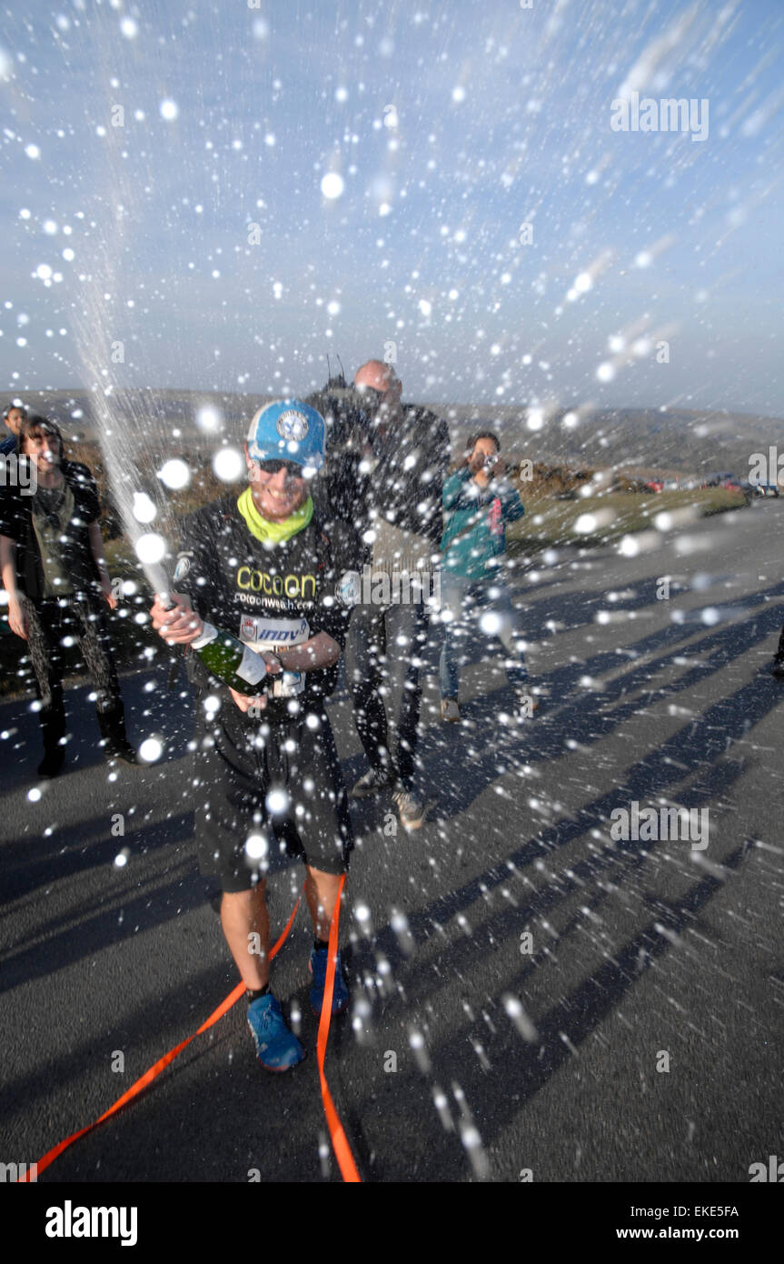 Kevin Carr completes his record breaking run around the world ...