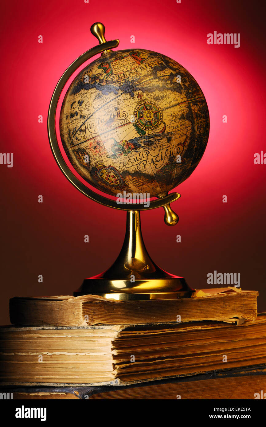 Old atlas book hi-res stock photography and images - Alamy