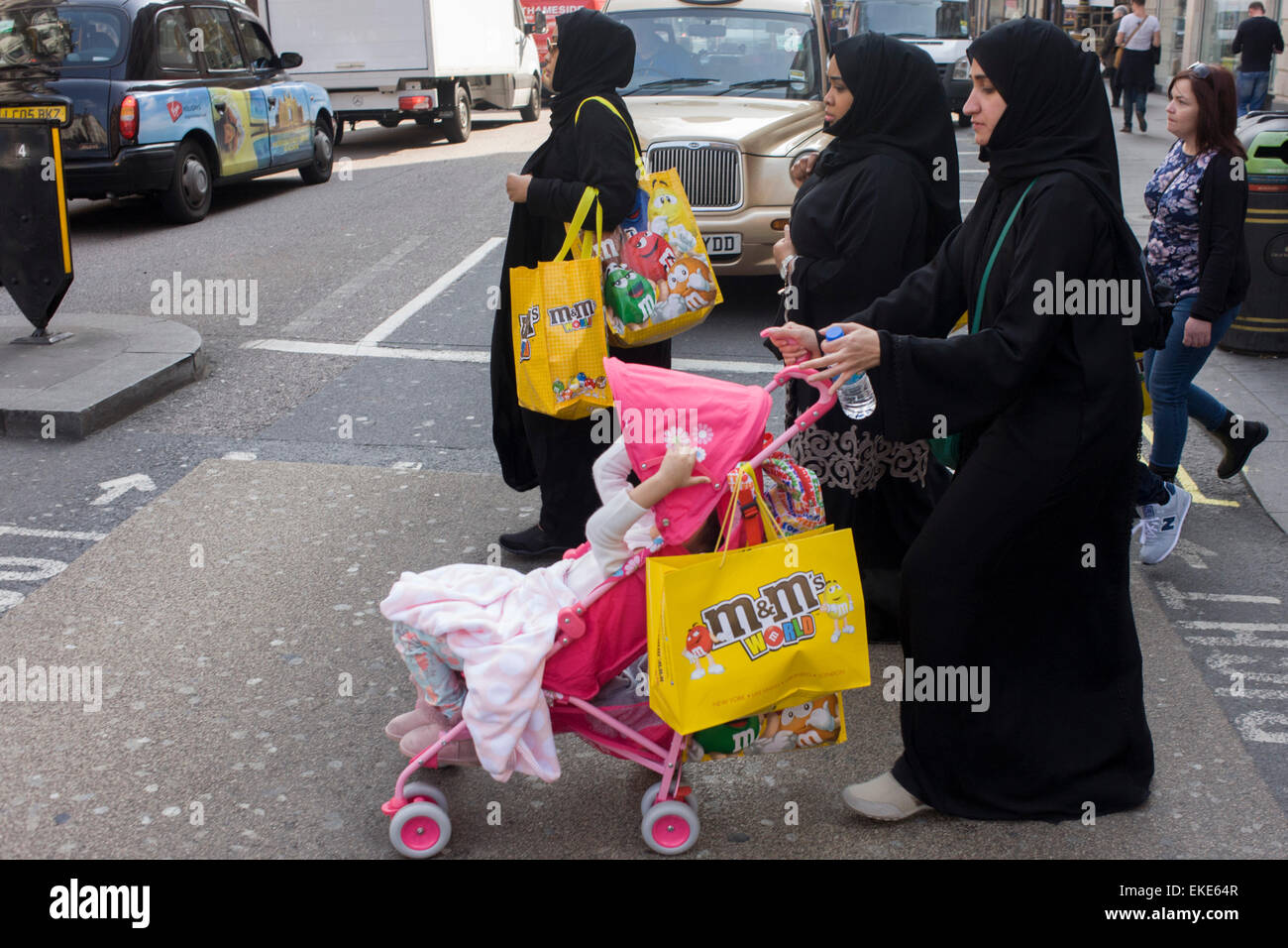 Muslim women in Islamic dress on a shopping trip in London's West End ...