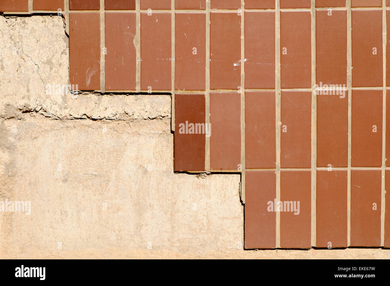 Half brick half concrete wall hi-res stock photography and images - Alamy
