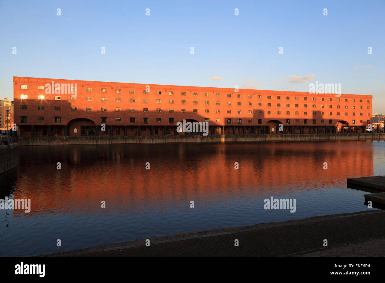 Converted warehouses along wapping dock, Liverpool Stock Photo - Alamy