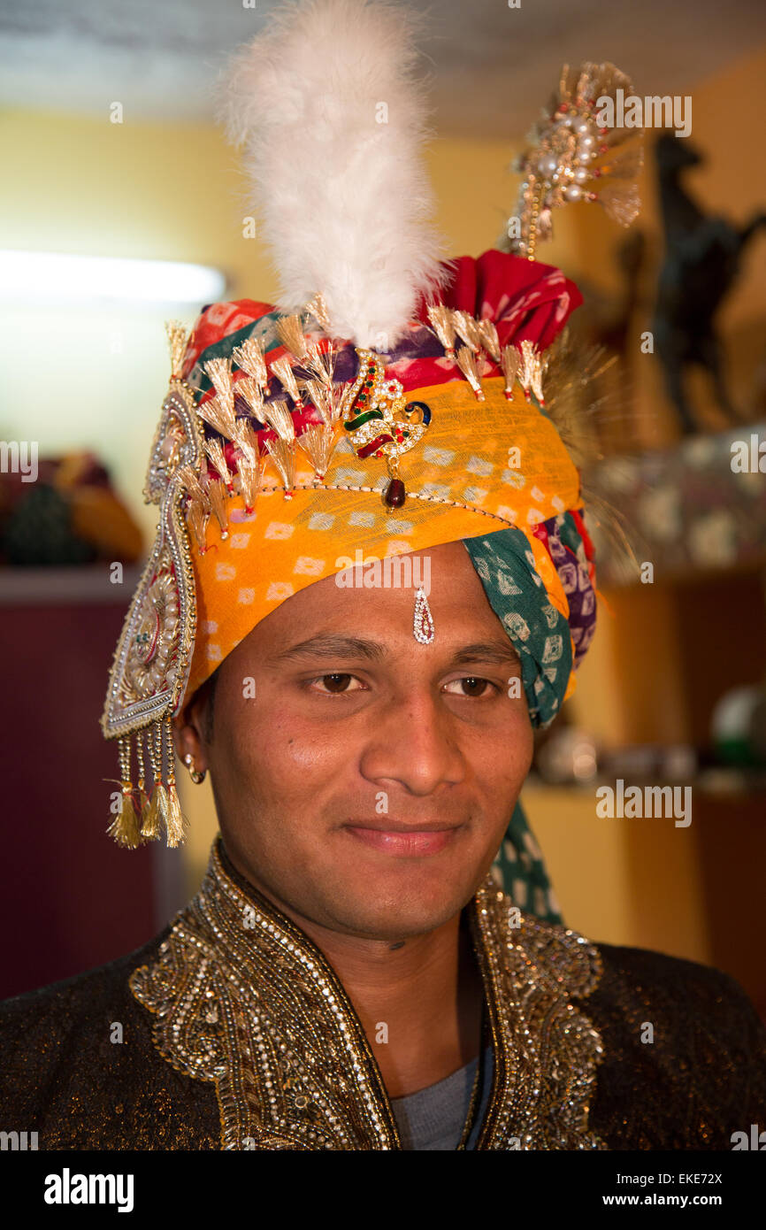 Indian groom turban hi-res stock photography and images - Alamy