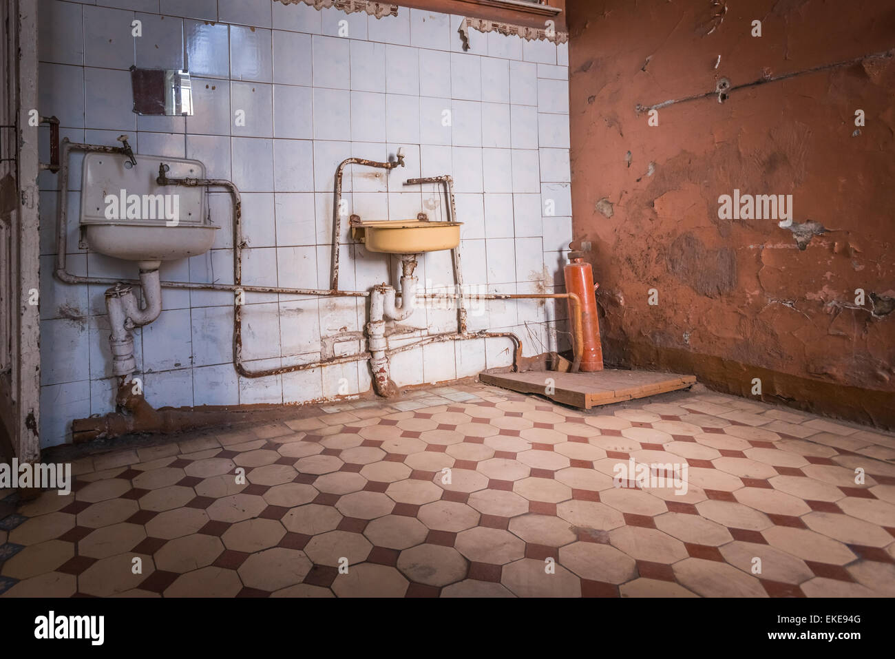 Rusty pipes hi-res stock photography and images - Alamy