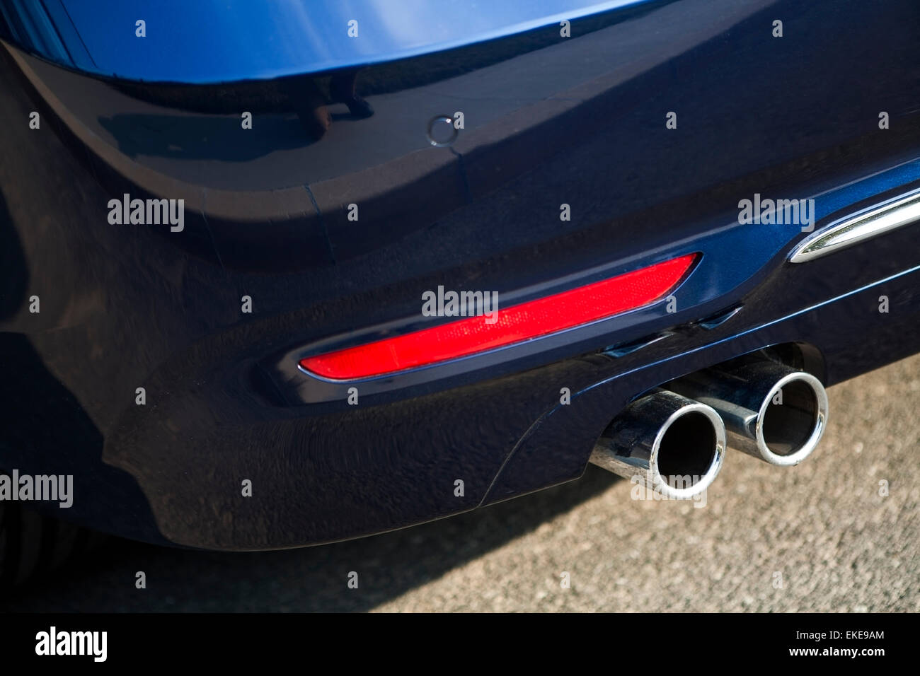 Car exhaust smoke rear hi-res stock photography and images - Alamy