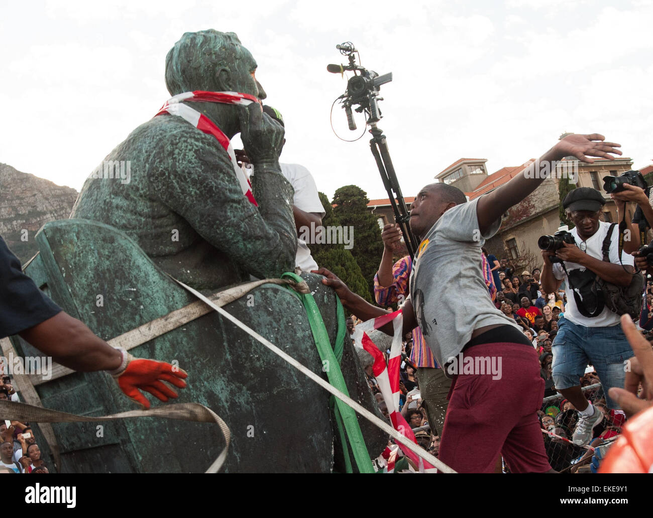 Cecil rhodes statue cape town removal hi-res stock photography and ...
