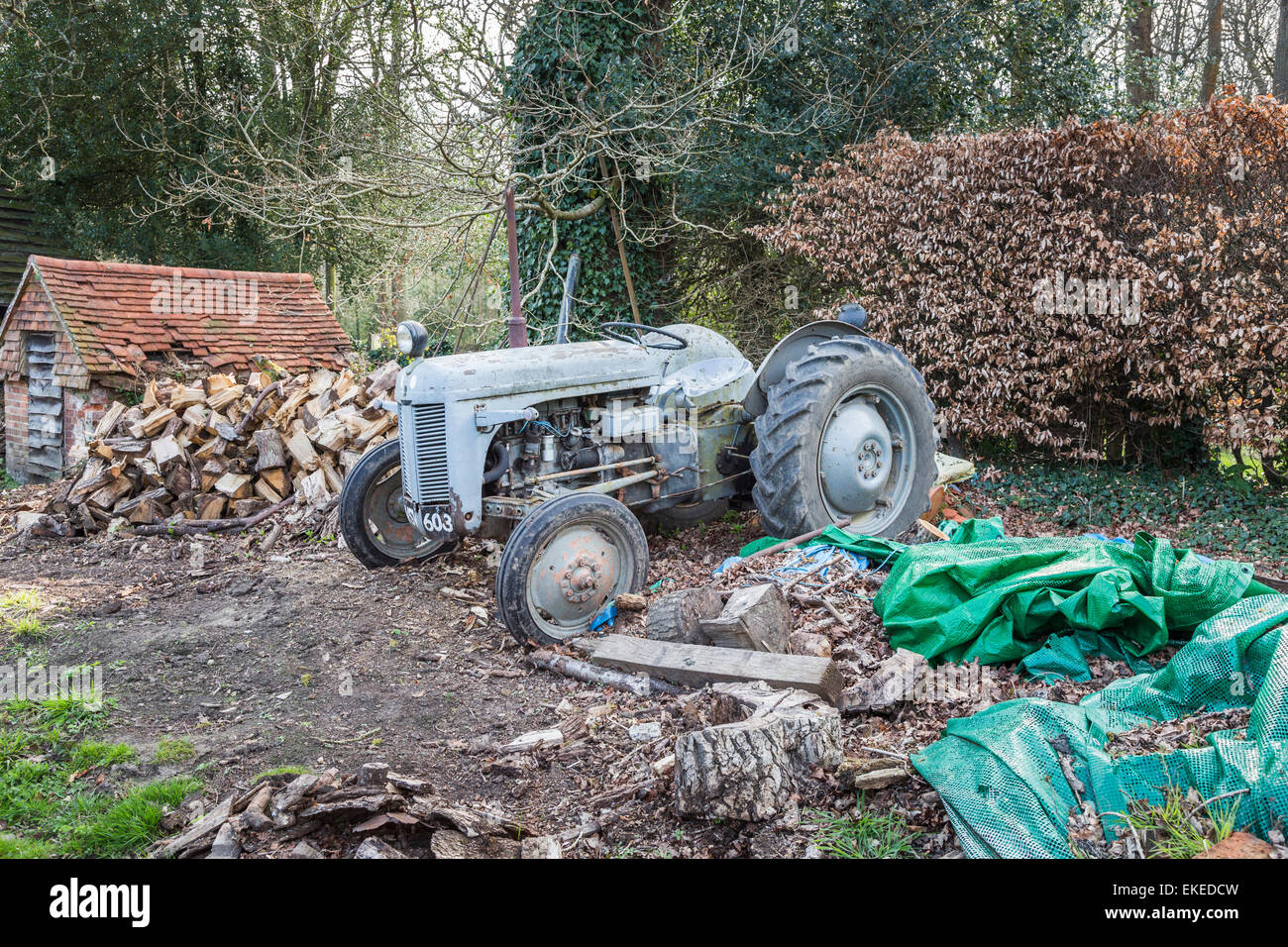 Tractor Old Broken Down Tractor High Resolution Stock Photography and ...