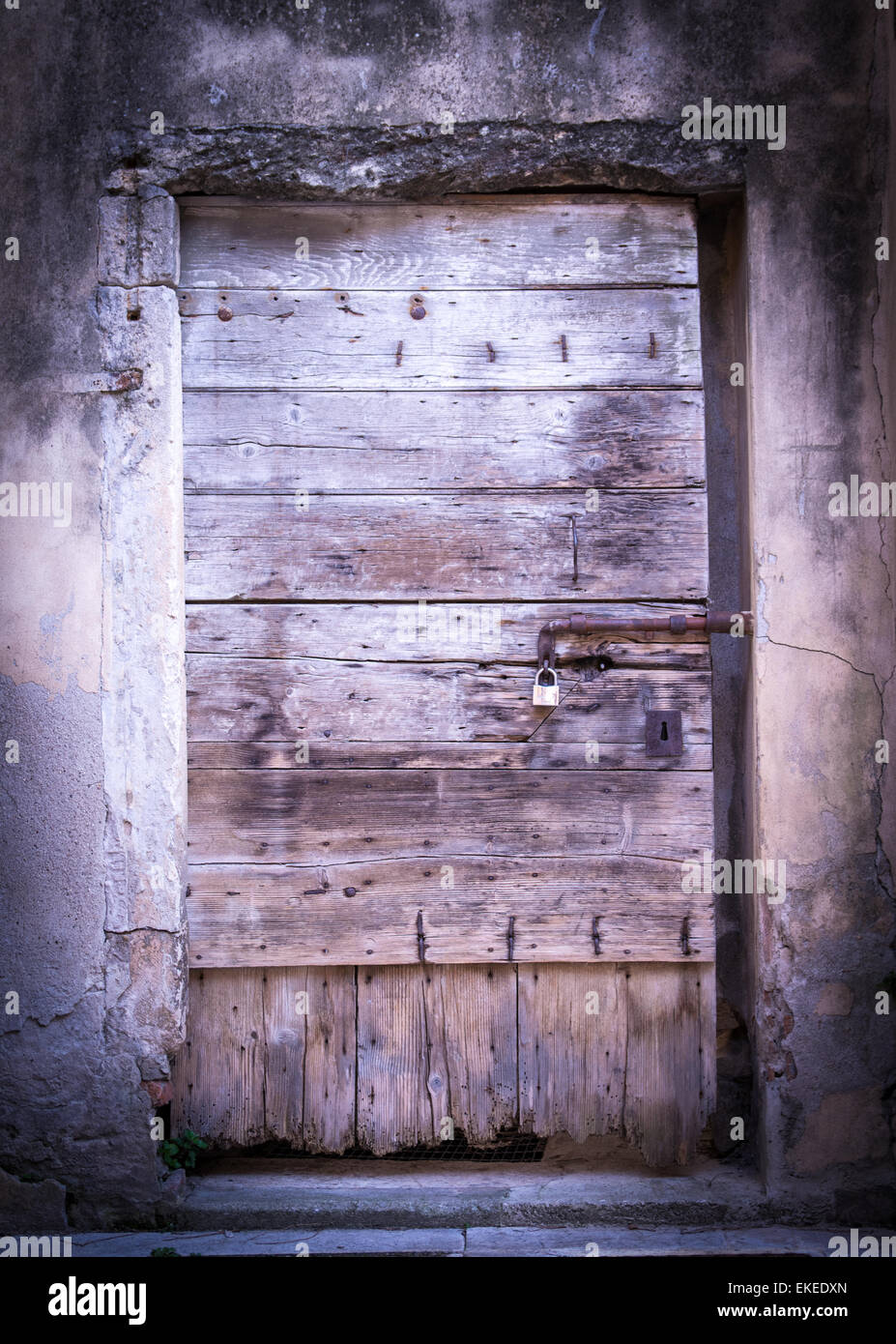 Decorative arched wooden door hi-res stock photography and images - Alamy