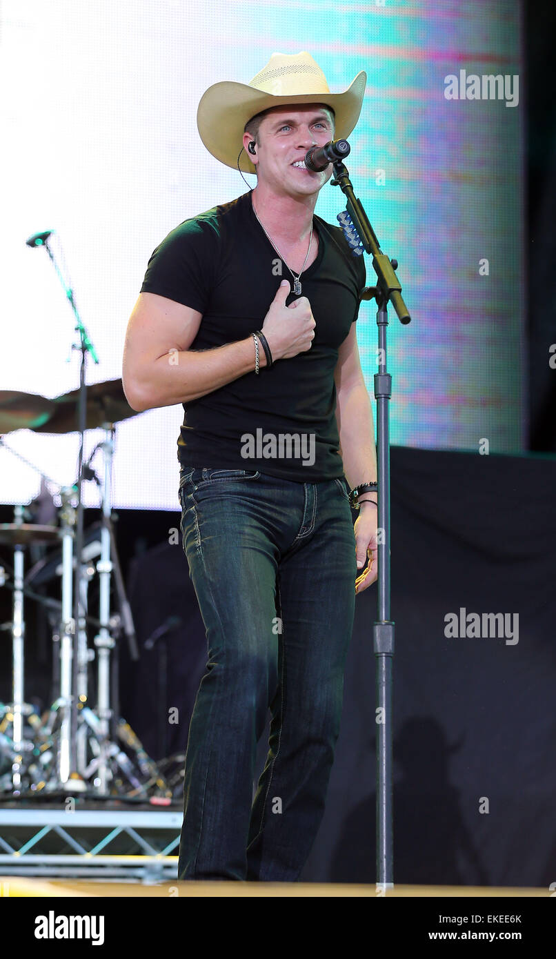 Day 2 Route 91 Harvest Country Music Festival at The MGM Resort Village ...