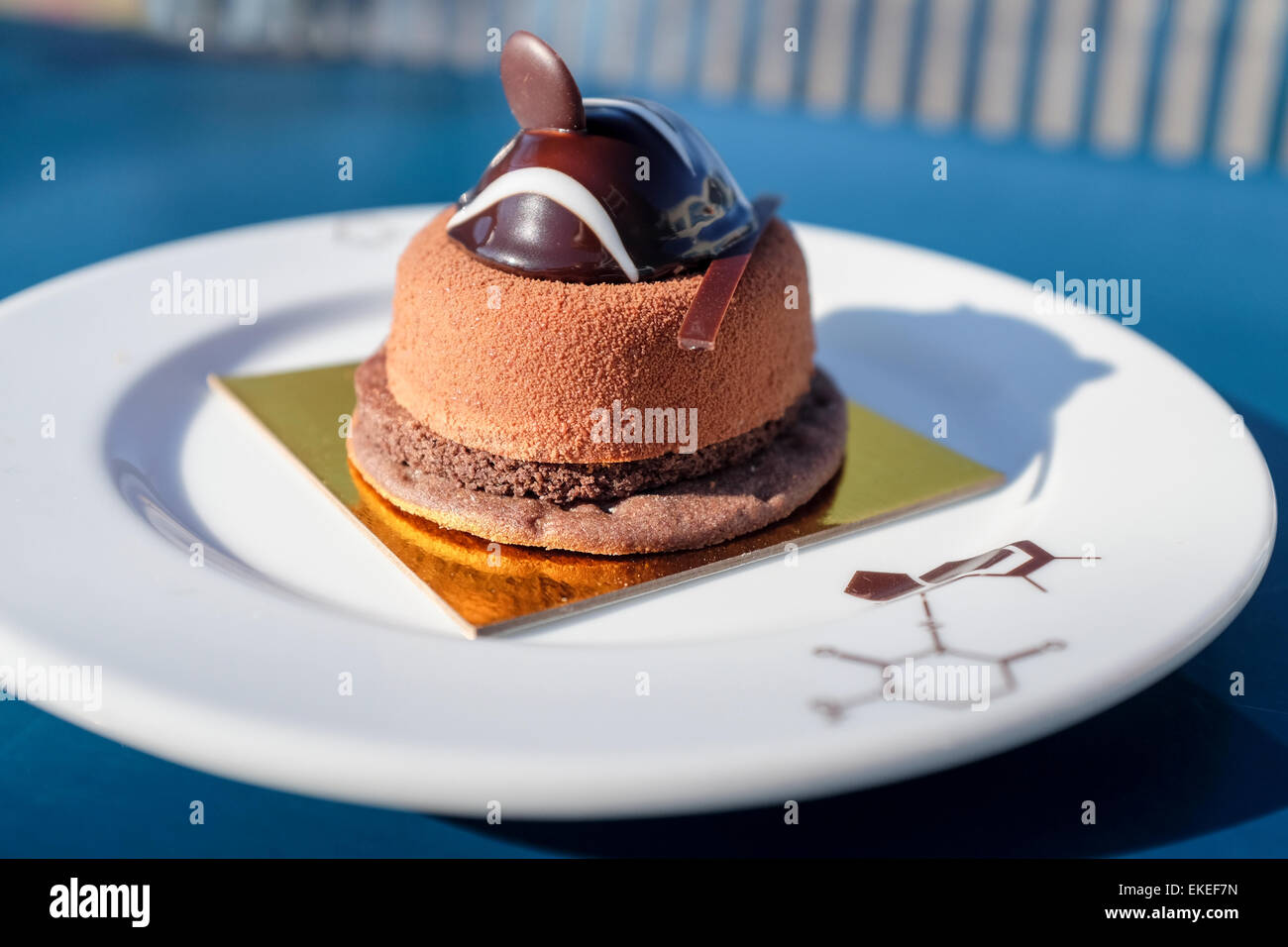 Cake portion hi-res stock photography and images - Alamy