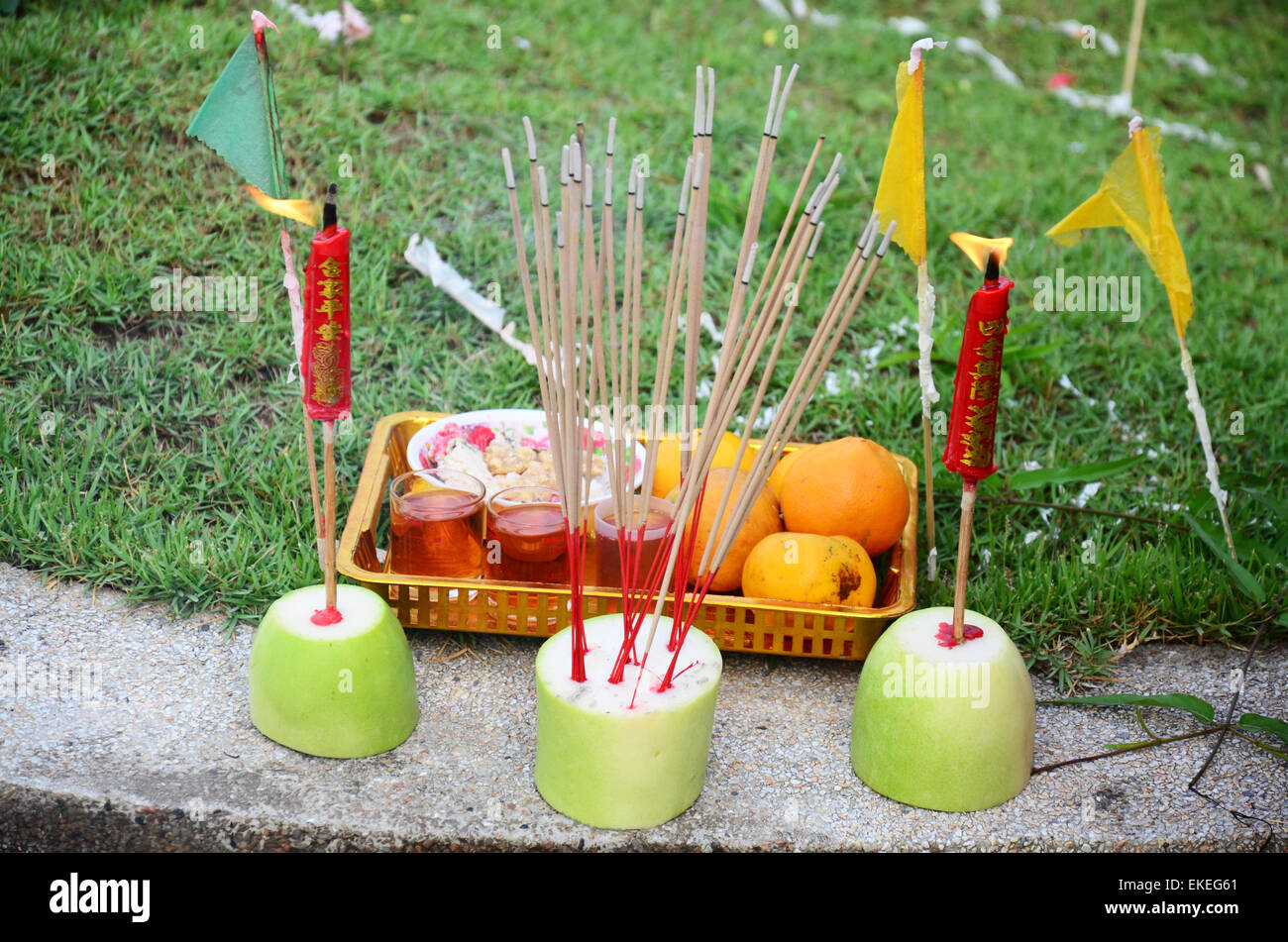 Worshipping ancestors hi-res stock photography and images - Alamy