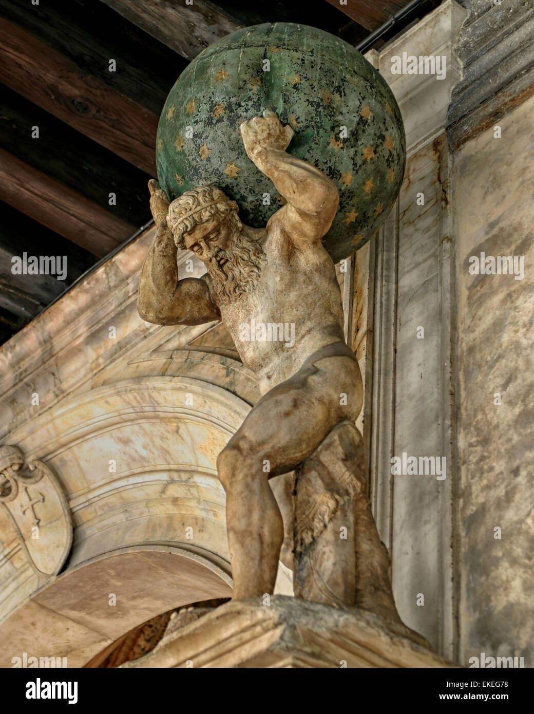Statue of atlas holding globe hi-res stock photography and images - Alamy